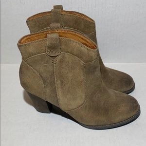 Clarks | Shoes | Clarks Indigo Suede Leather Angle Boots | Poshmark